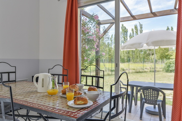 Hôtel Saint-Saturnin-les-Avignon - Résidence Sun Hols Les Rives du Lac ...