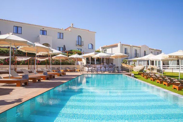 Hôtel Jet tours Signature Mangia's Santa Teresa Sardinia, Curio Collection by Hilton Sardaigne ...